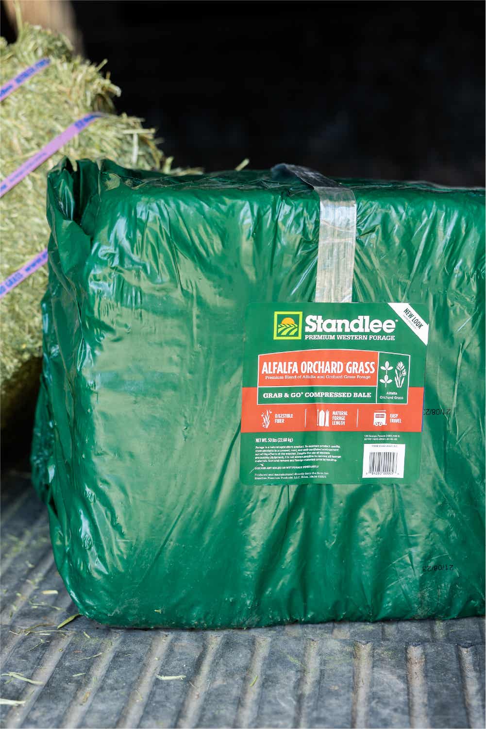 Premium Alfalfa Orchard Grass Grab & Go Compressed Bale